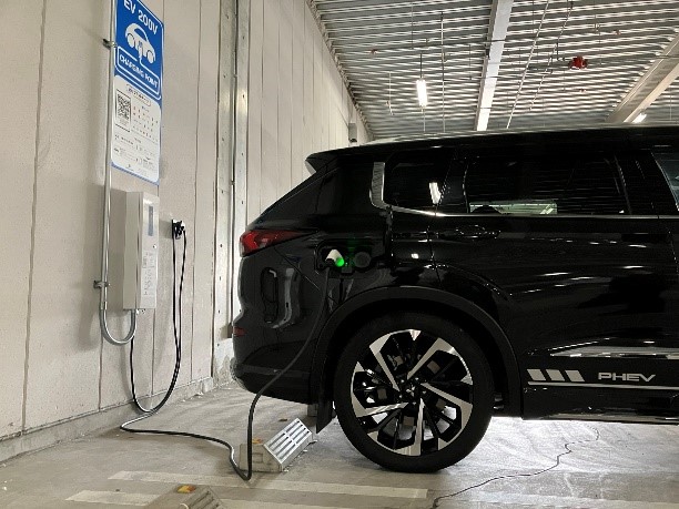 東京インテリア家具 幕張店様がEV充電器導入、プラットチャージで運用開始！ | EV充電 チャージコネクト CHARGE CONNECT